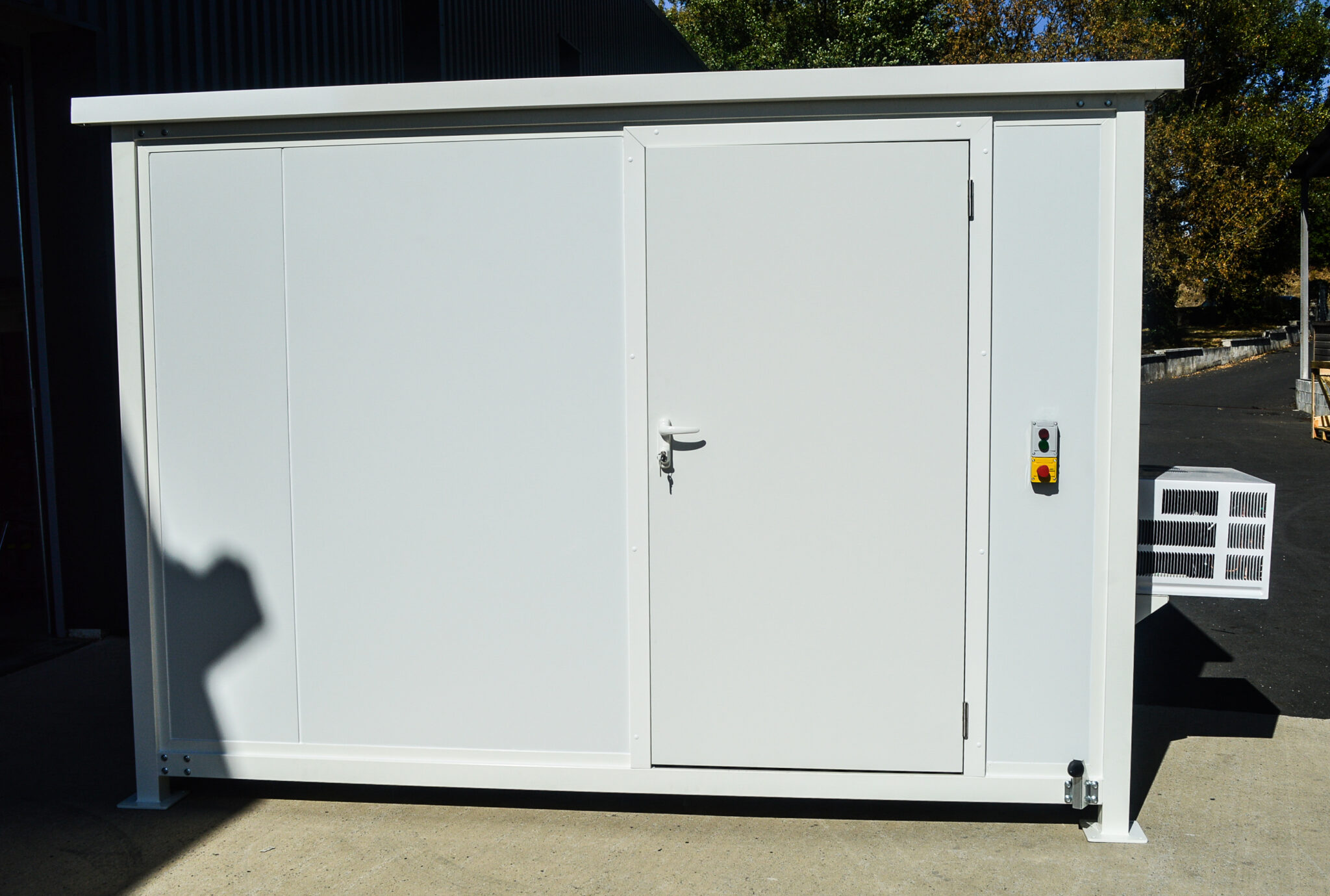 Our first photovoltaic shelter is out of the factory! | Sirea